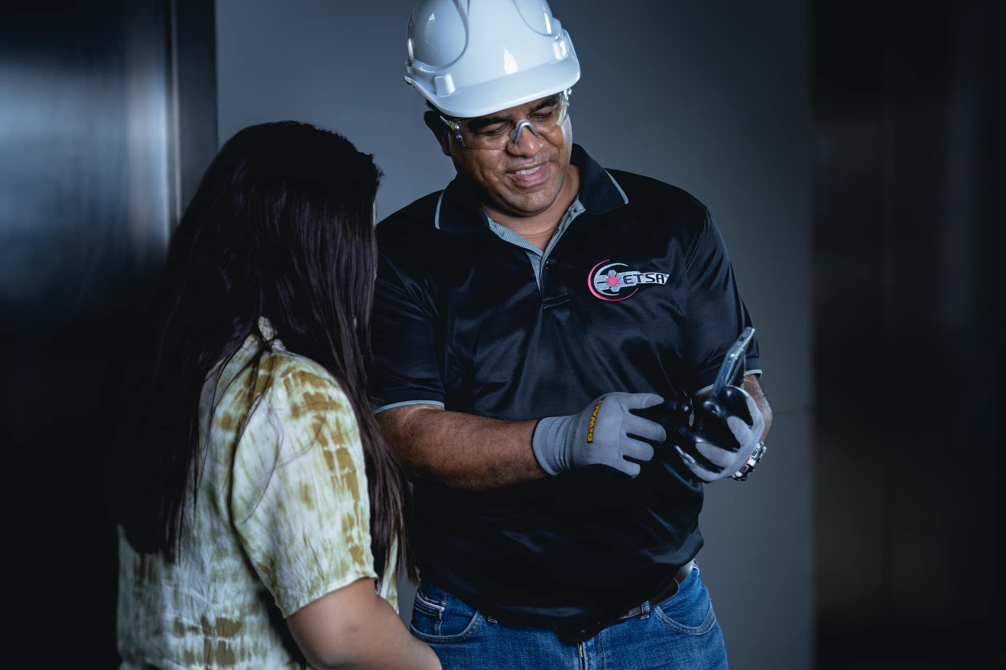 Equipos - Etsa Holding - Venta de Elevadores y Escaleras Eléctricas en Guatemala